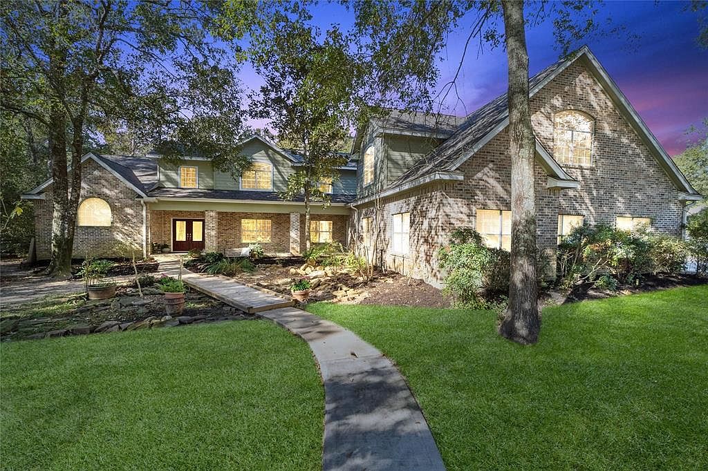 8 Desirable Homes on the Market with Spacious Backyards - Haven Lifestyles