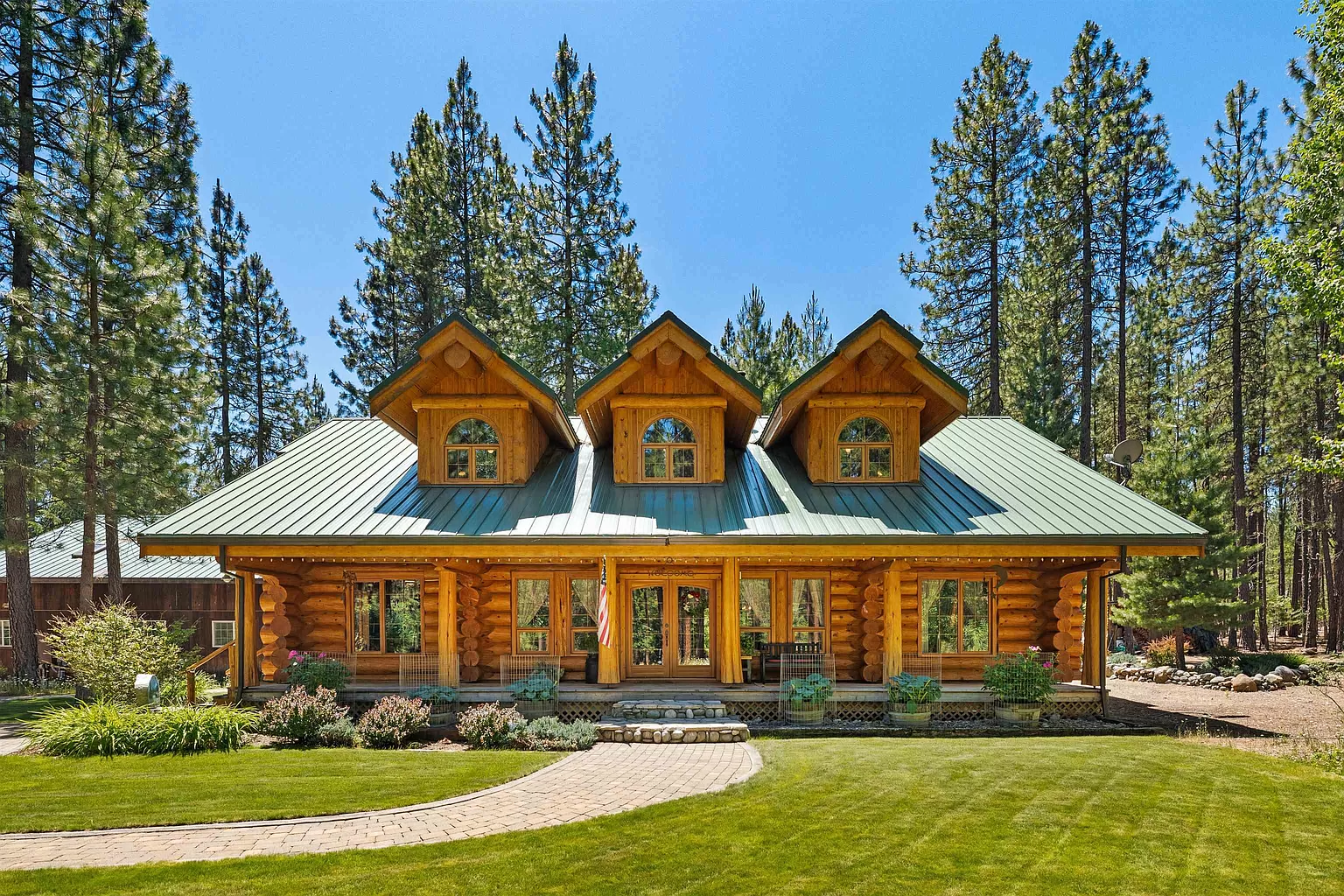 Rustic Private Lodge in California Woods - Haven Lifestyles