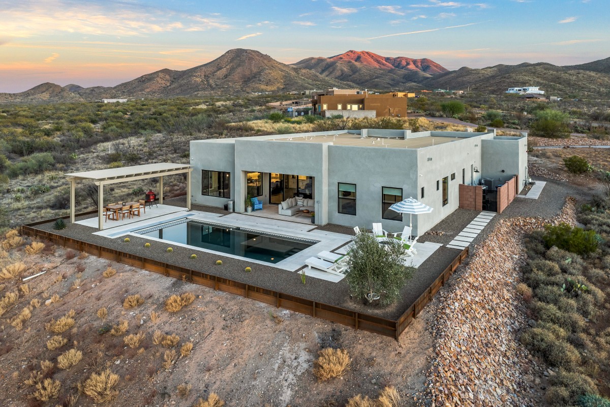 Elegant Modern Home Immersed in Arizona’s Natural Beauty - Haven Lifestyles