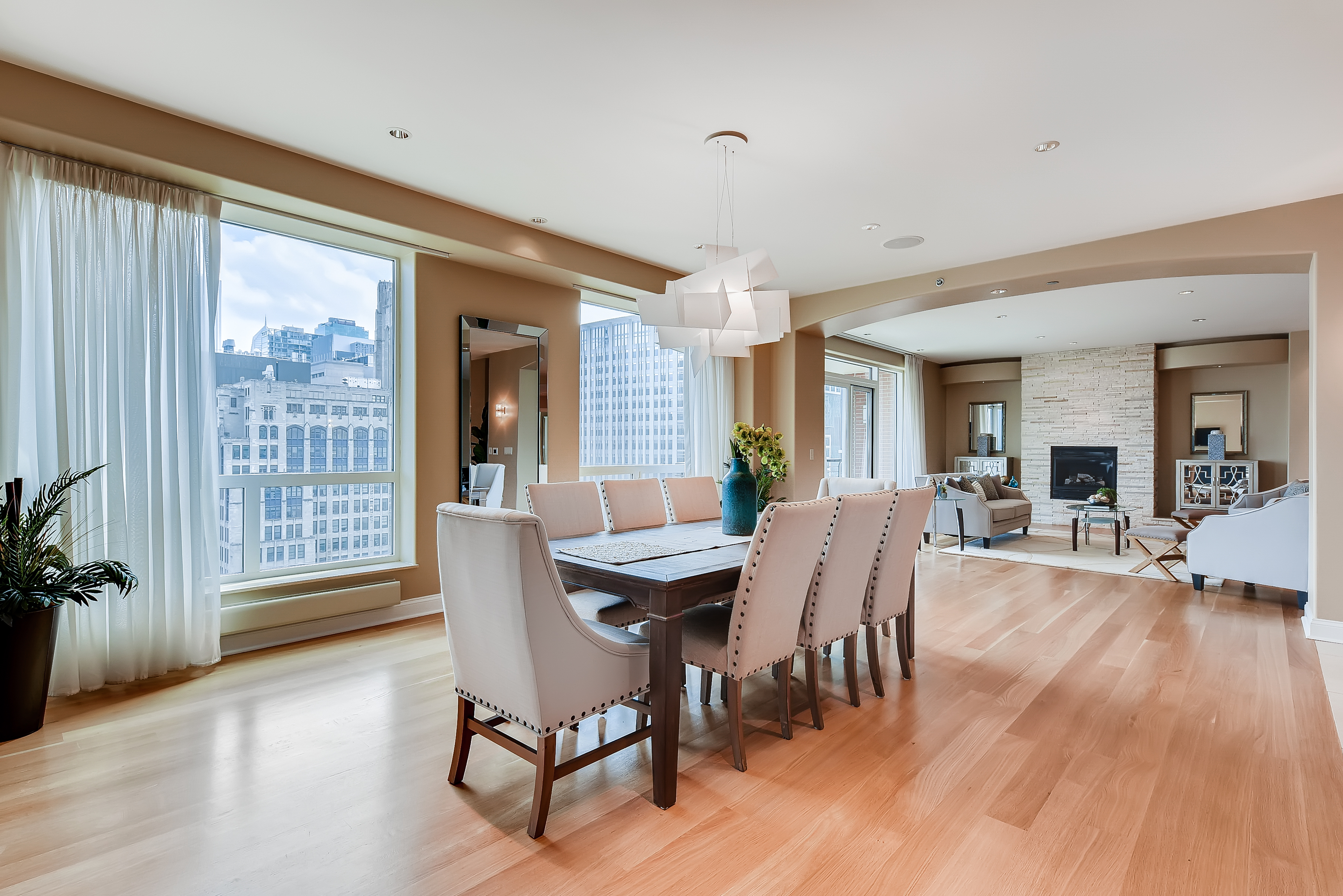 10 Spectacular Homes on the Market in the Heart of Chicago - Haven ...