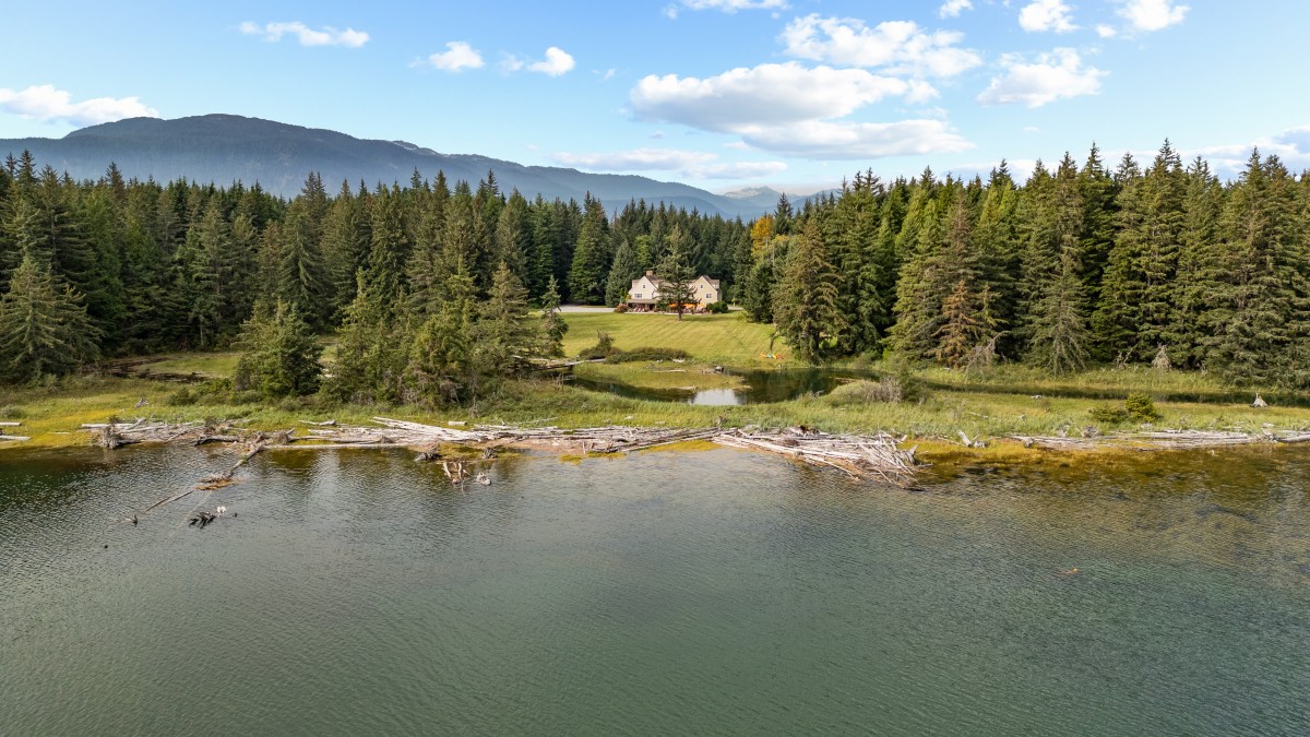 Minette Bay Lodge: A Coastal Legacy on British Columbia’s Douglas ...