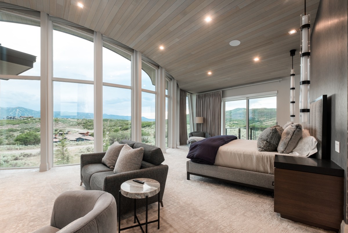 Grand Contemporary Home Among Utah's Mountain Scenery - Haven Lifestyles