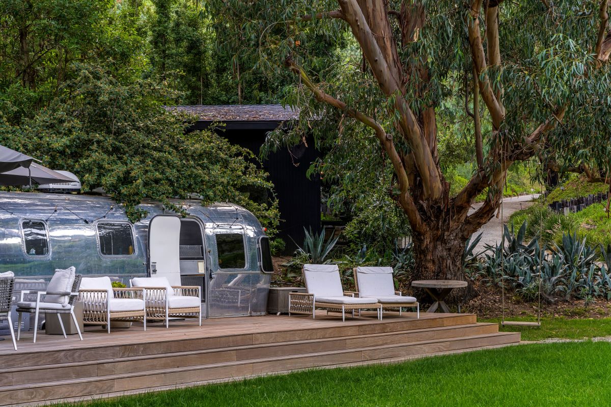 Opulent Malibu Retreat Formerly Owned by James Gunn, Olivia Newton-John, and Sally Field Lists ...