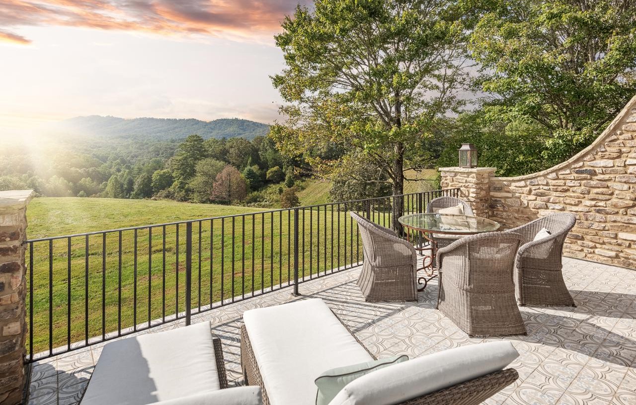 Breathtaking Villa Immerses You in Tuscan Splendor - Haven Lifestyles