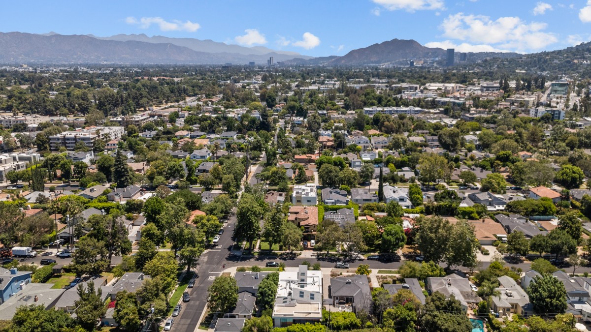 Modern Masterpiece in a Dream Studio City Location - Haven Lifestyles