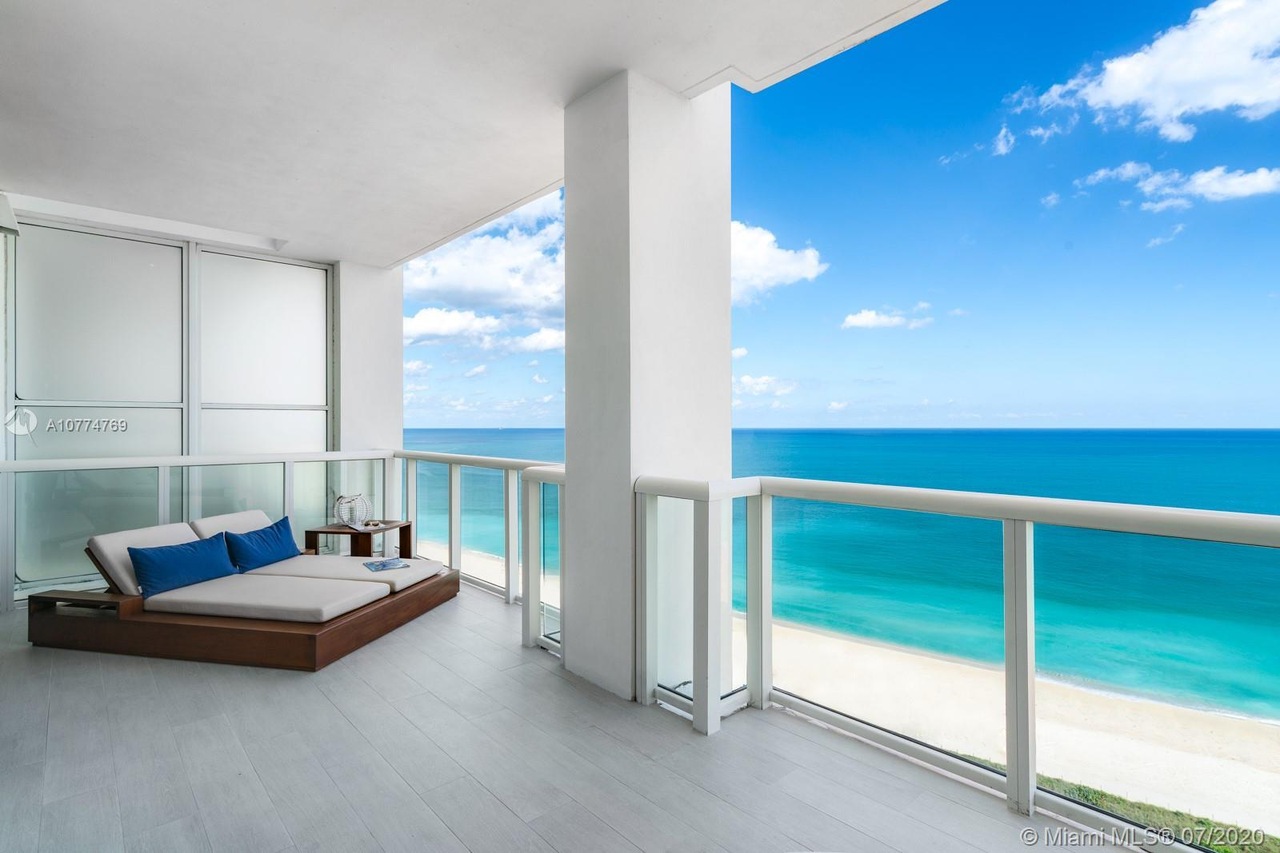 10 Homes with Stunning Water Views on the Market - Haven Lifestyles