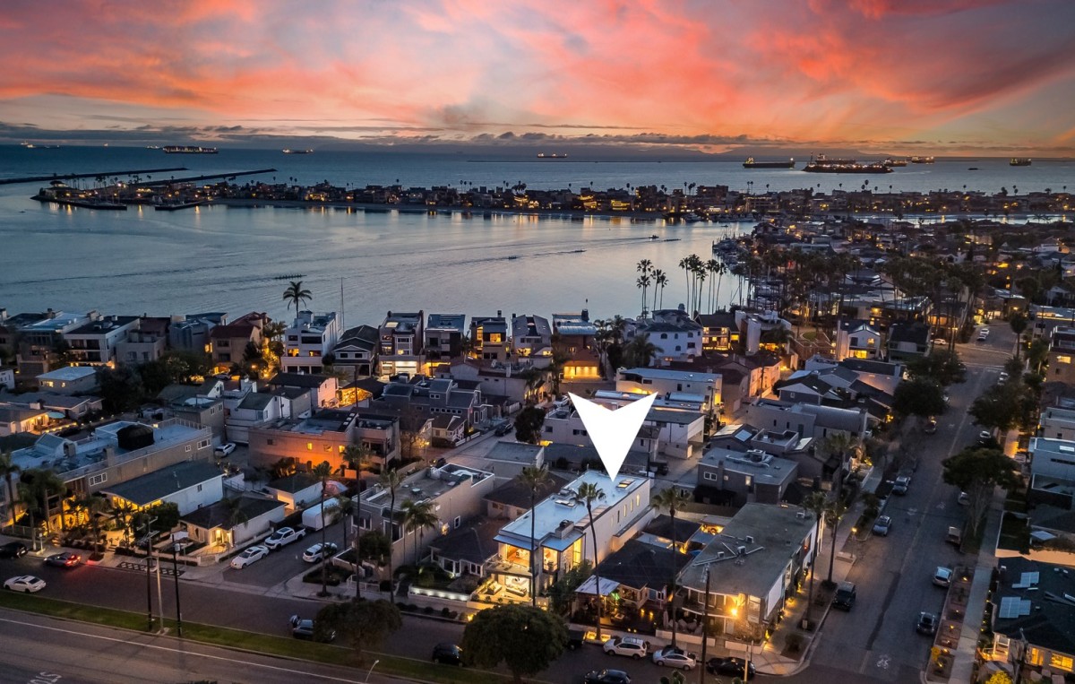 Contemporary Coastal Home in Luxurious Long Beach Neighborhood - Haven ...